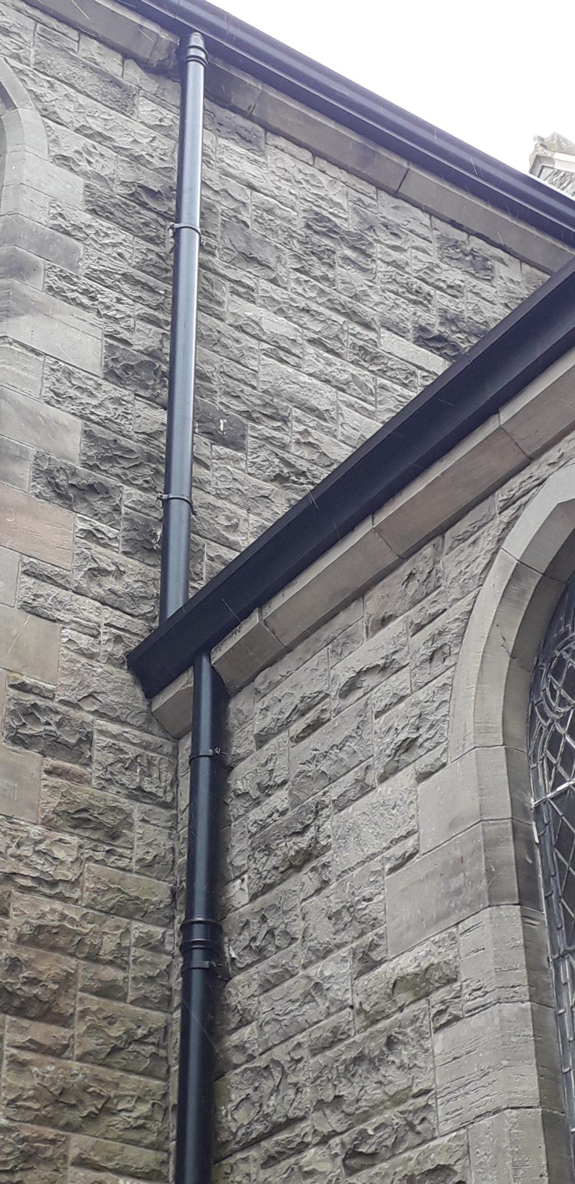 Traditional Round Cast Downpipe – JP Corry